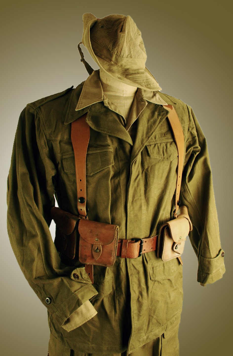 UNIFORMES MILITAIRES - La compagnie du costume