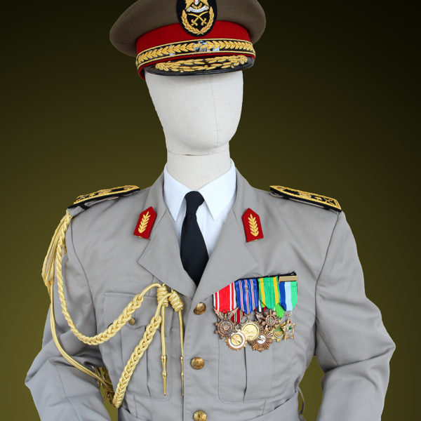 UNIFORMES MILITAIRES - La compagnie du costume