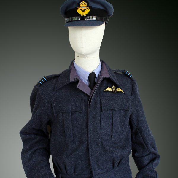 UNIFORMES MILITAIRES - La compagnie du costume